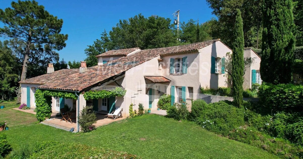 Charming Villa with Views of Grimaud Castle, Close to the Village - For ...